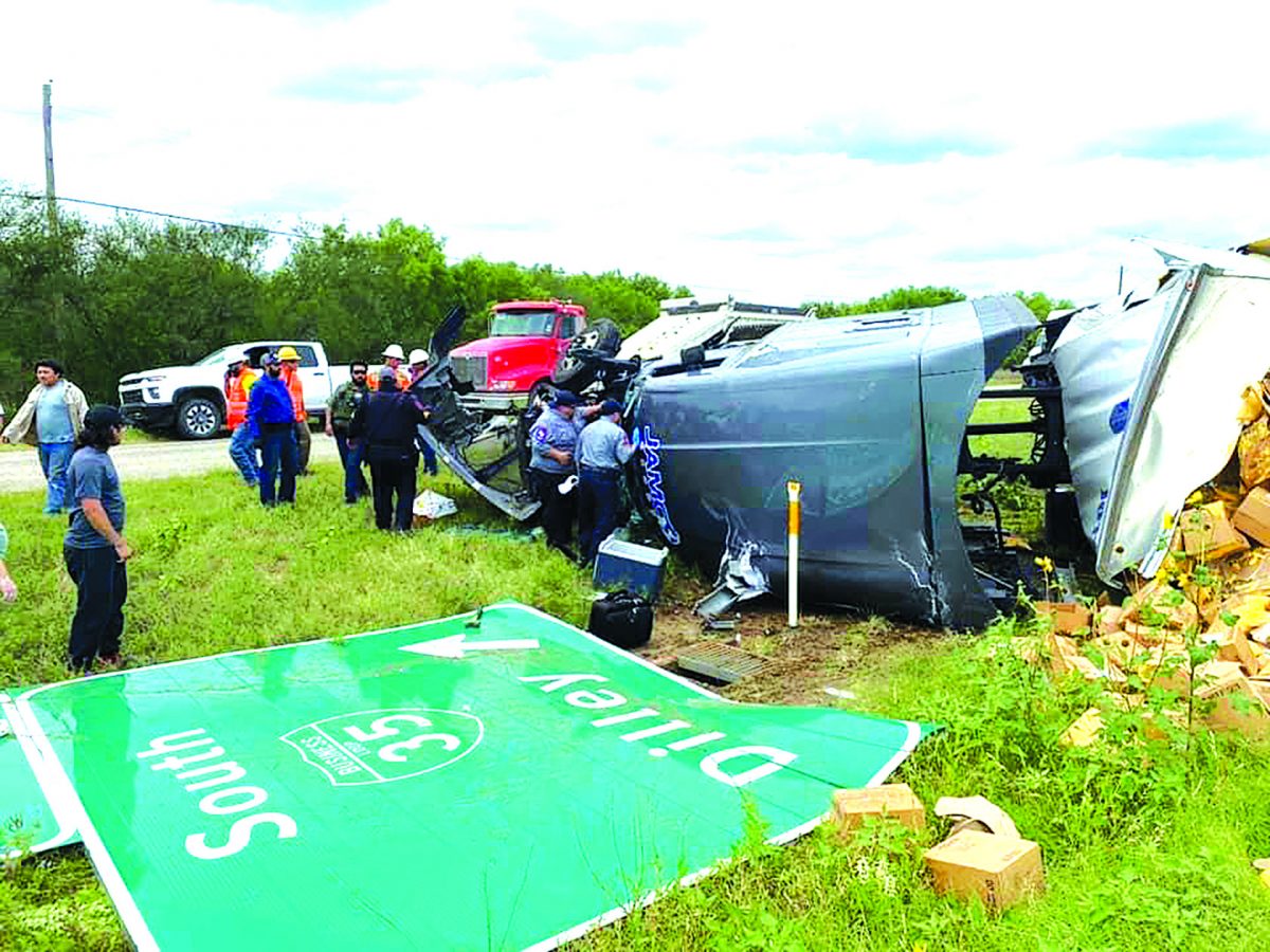 Cheese truck crash constipates highway traffic for hours – Frio-Nueces ...