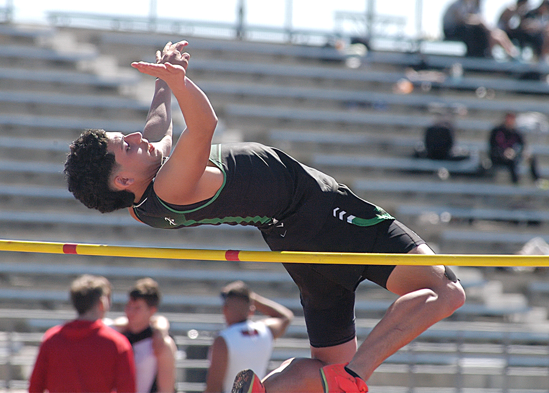 Saenz shines at Uvalde, nearly breaks school sprint mark – Frio-Nueces ...