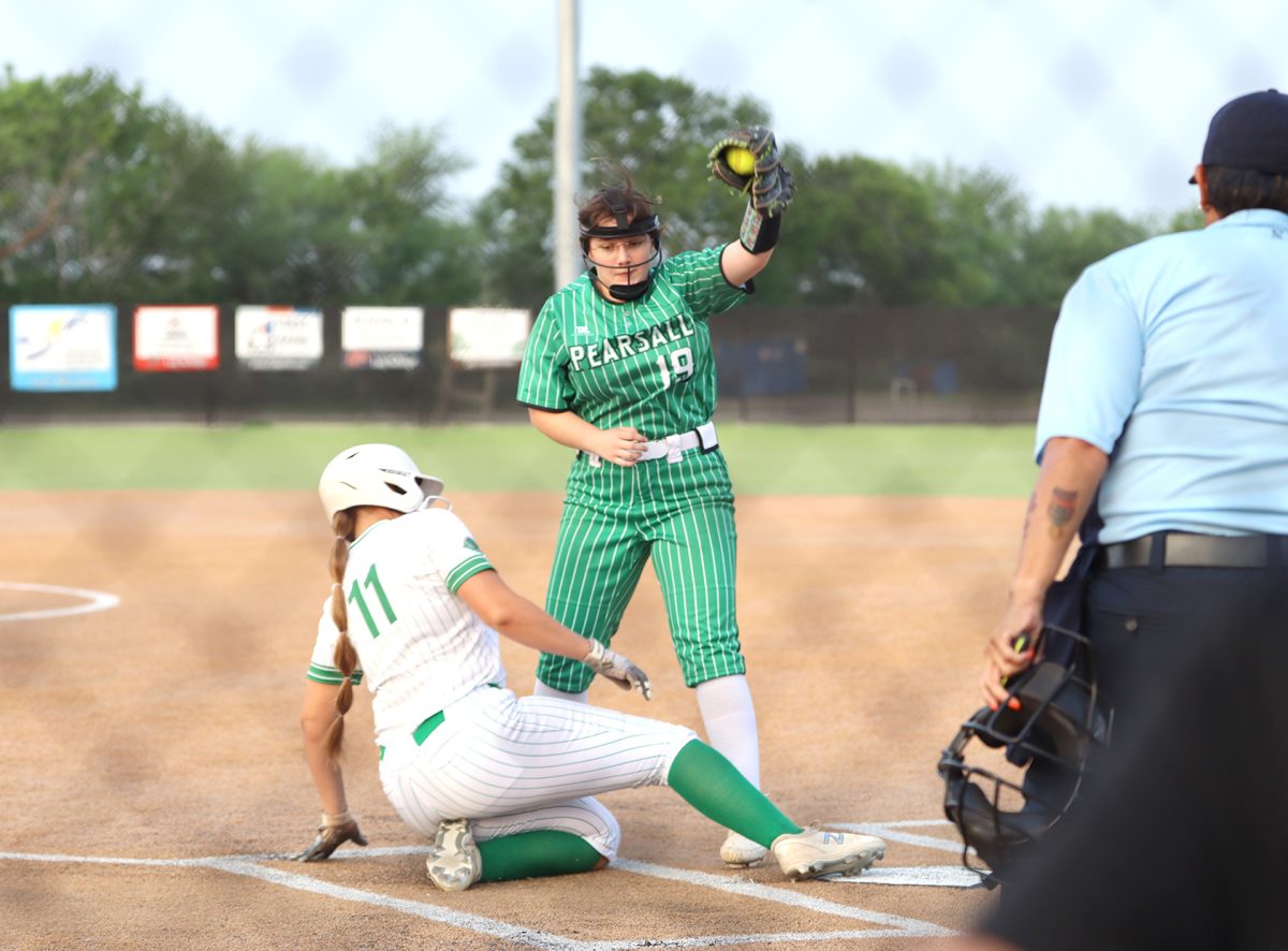 Cuero overpowers Pearsall in bi-district series win – Frio-Nueces Current